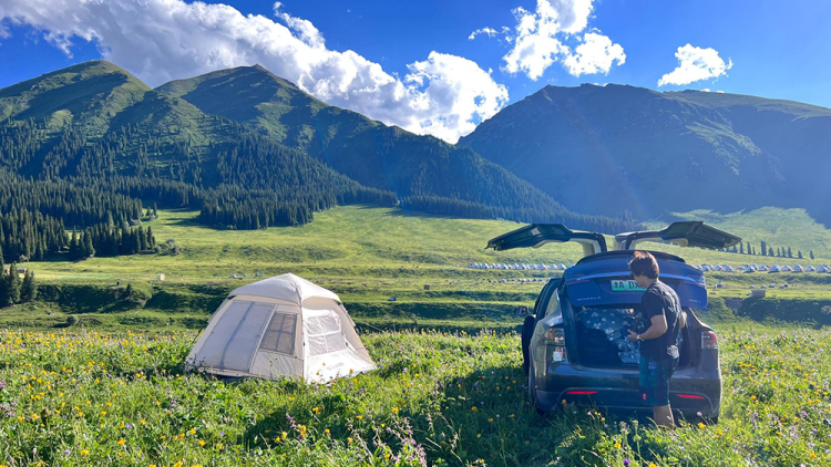 Camping economy has become a "new fashion" in Urumqi - iNEWS