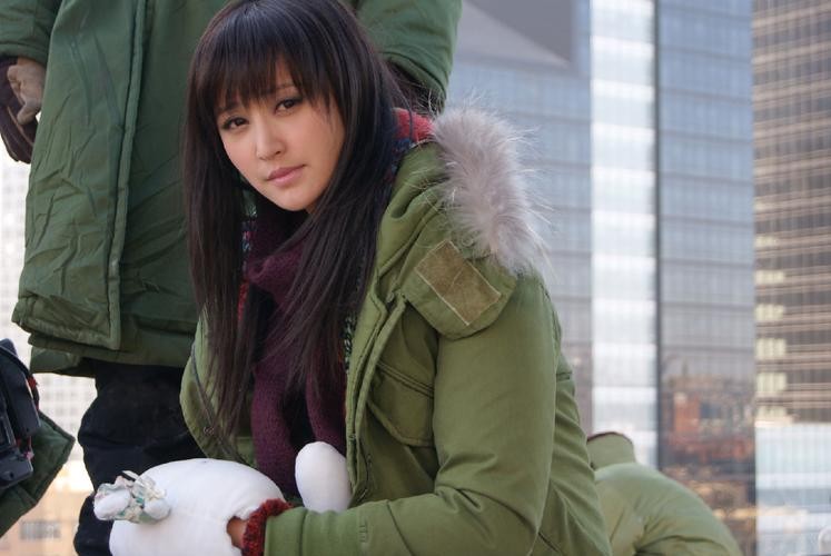 41-year-old Zhang Xinyi is as thin as a paper man, slapped his face ...