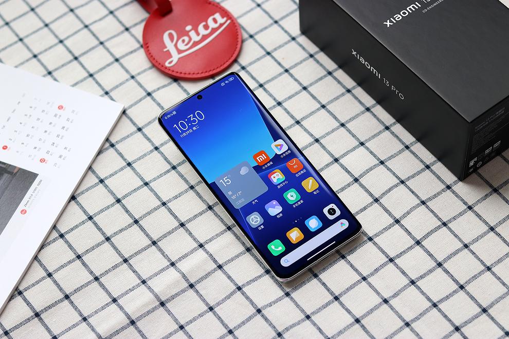 The four mobile phones released before New Year's Day all have a ...