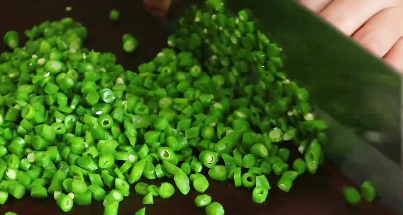 Teach you a new way to eat beans, not fried, stewed or cold, delicious ...