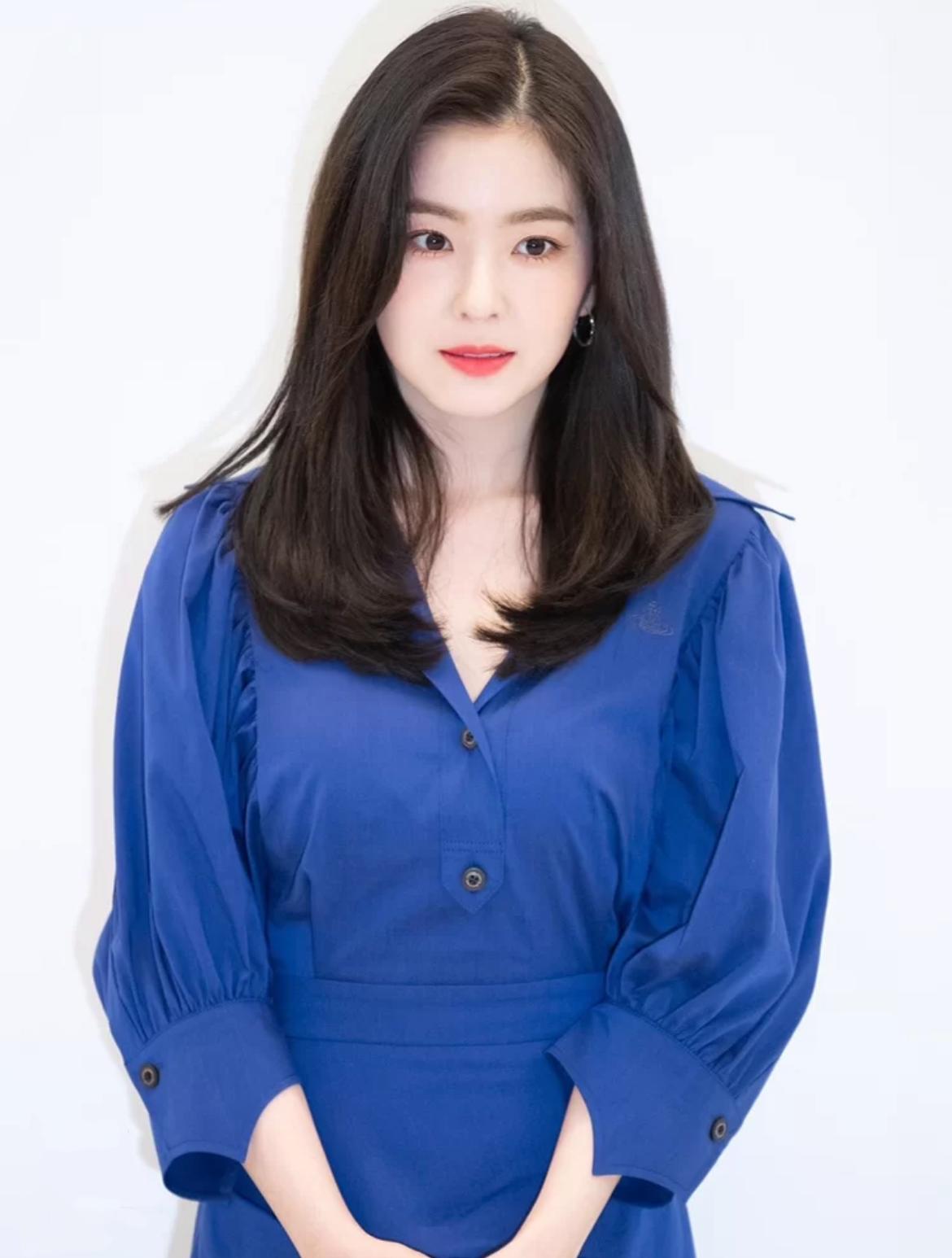 This hairstyle has become popular this year. It is called "covering the ...