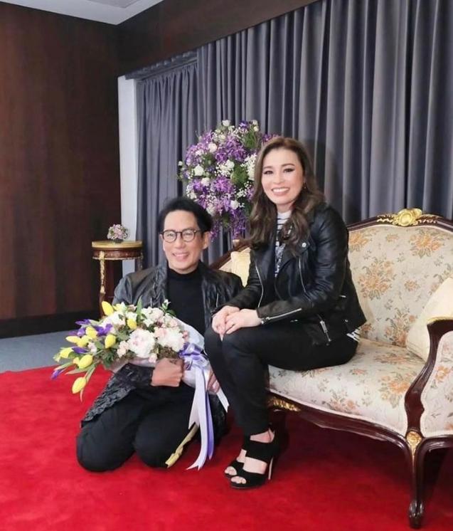 Sutida succeeded in chasing the star "Uncle Bird"!Dedicate flowers to ...