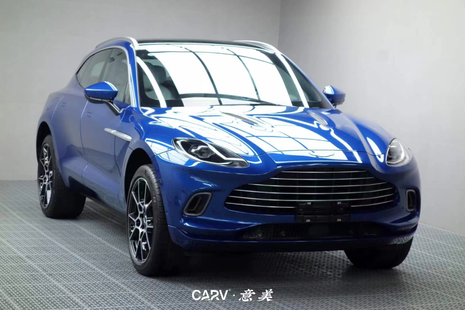 Aston Martin DBX with Carfu invisible car cover TPU K1+, a symbol of ...