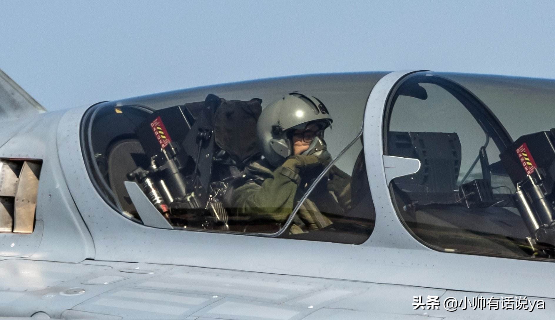 Fighter pilot, what should I do if I have diarrhea?They are "flying on ...