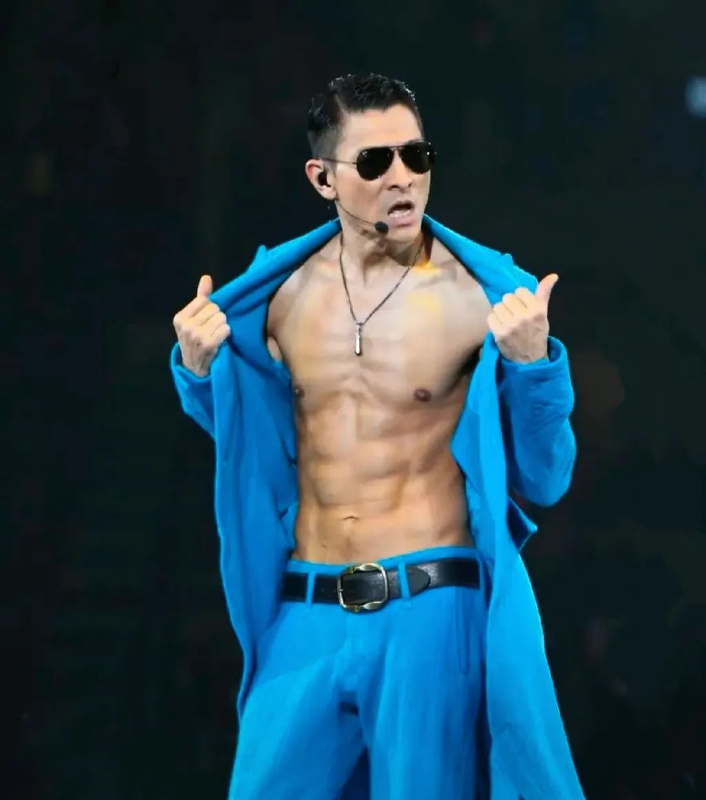 61-year-old Andy Lau's abdominal muscles exposed! What's your ...