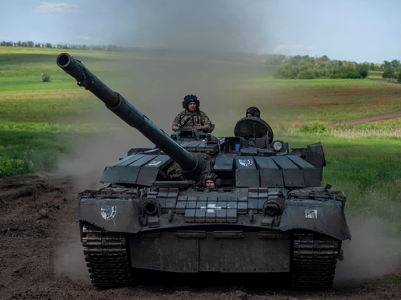 From steel torrent to battlefield cannon fodder! Russia and Ukraine ...