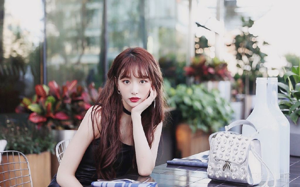 Small gossip: Kong Xueer, Lai Guanlin, Yi Yang, Qianxi Zhang, Ruoyun ...