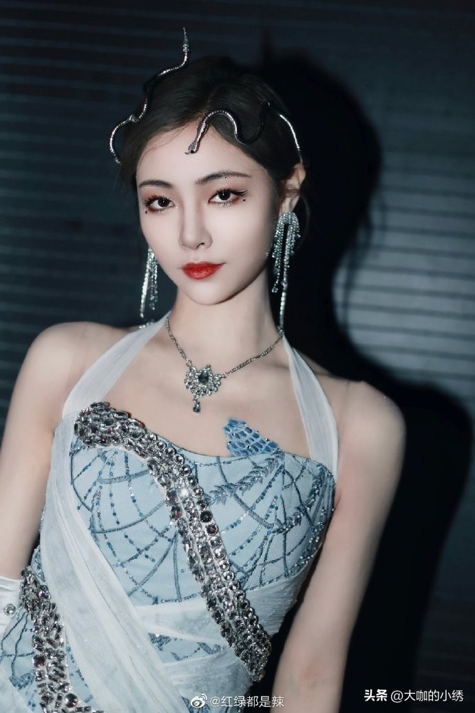 Xu Jiaqi, produced by Lu Keran Spring Festival Gala studio - iNEWS