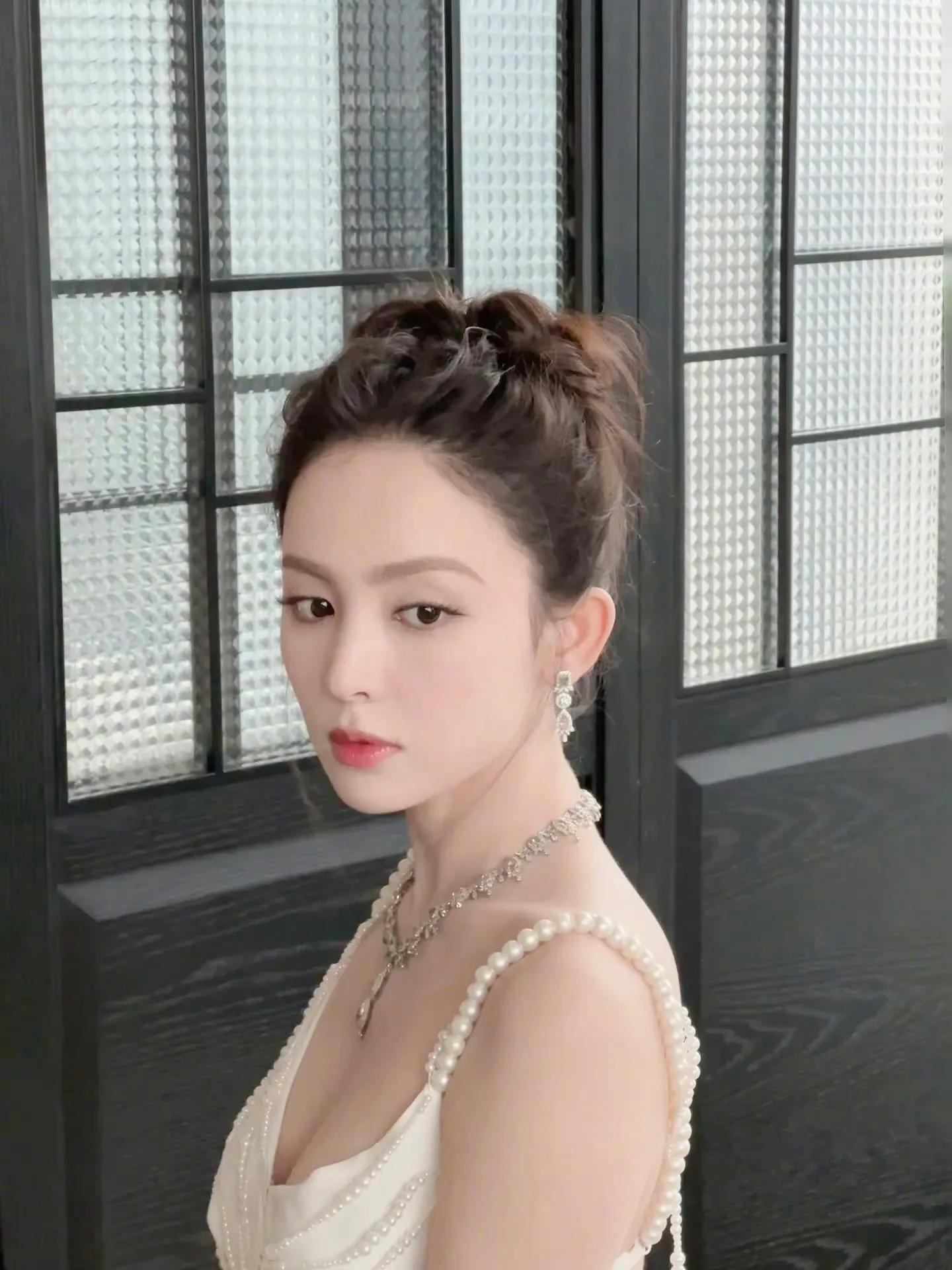 Star Wallpaper Issue 80 - iMedia