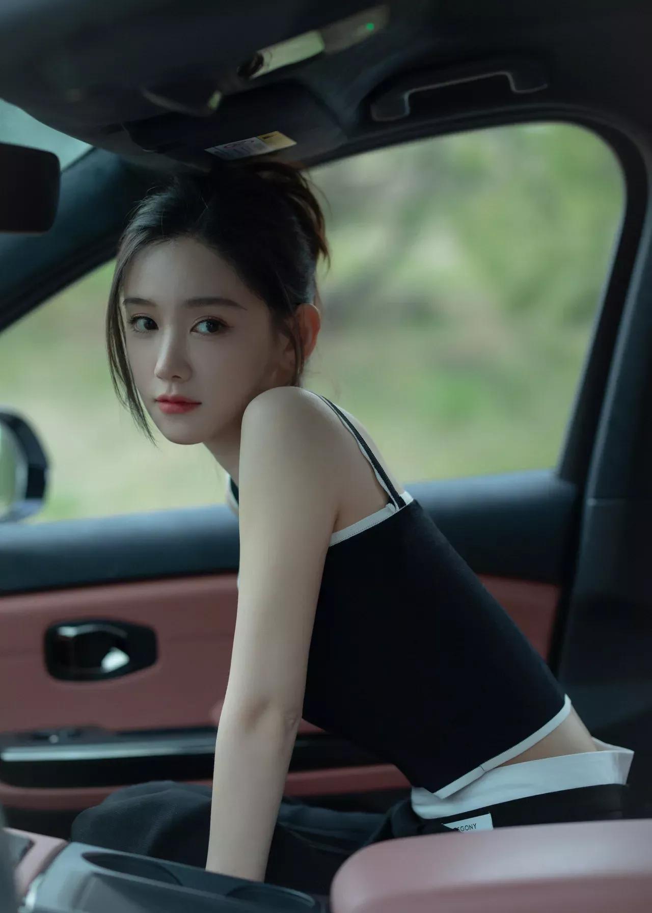 Li Muchen's pure beauty photo album - iNEWS