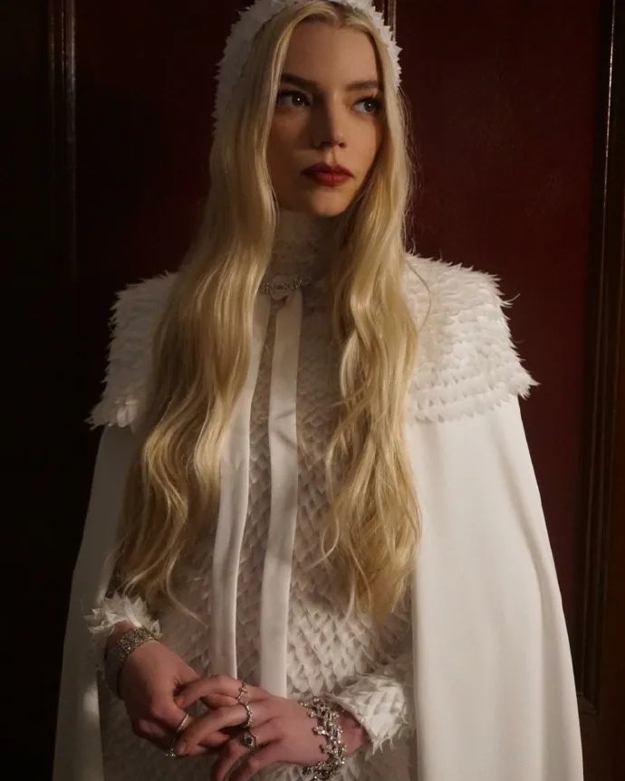 Anya Taylor-Joy's latest photo released, mixed race from four countries ...