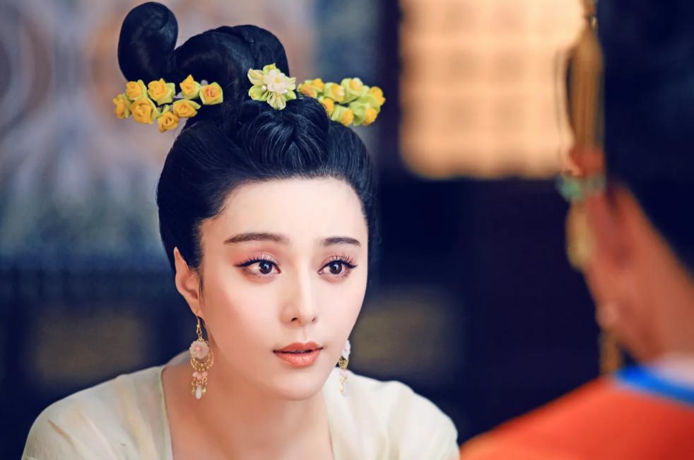 She married "Two Emperors" and gave birth to "Two Emperors", but she ...