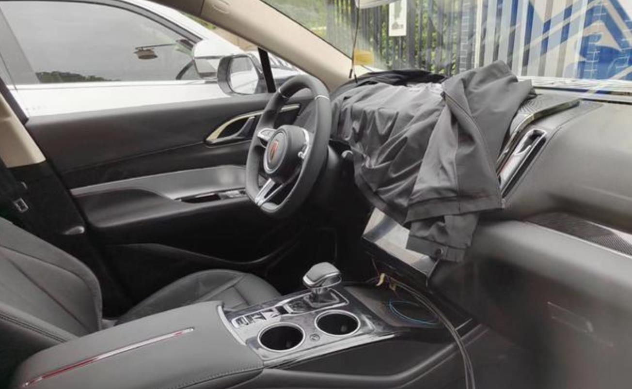 Hongqi's new SUV spy photos exposed, or named HS3, more friendly than HS5? - iNEWS