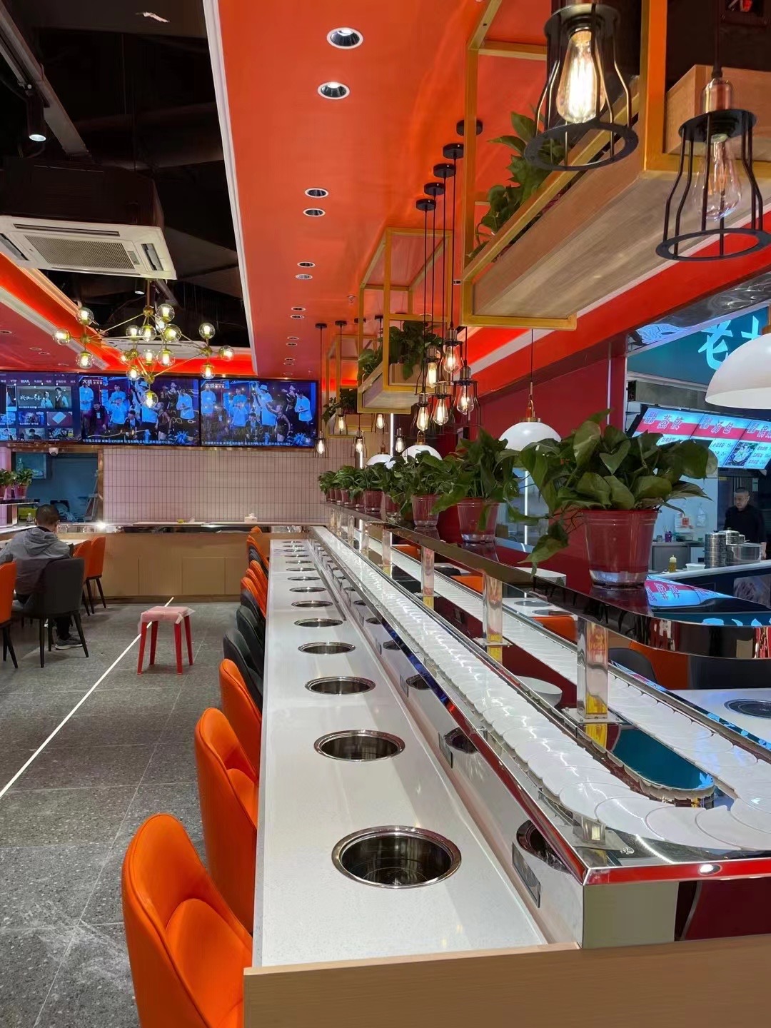 Why is the rotary hot pot equipment popular all over the country? - iMedia