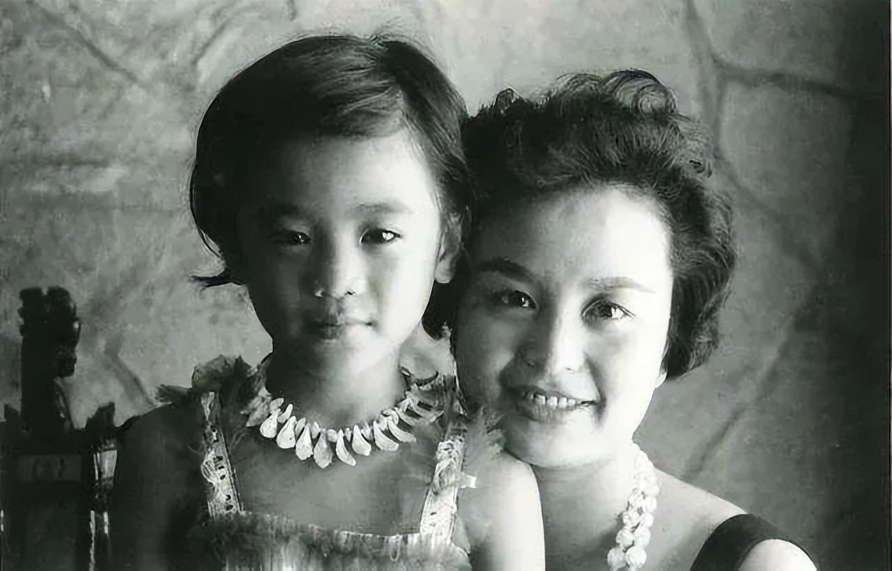 Holding the stars Luo Dayou and Li Zongsheng, 62-year-old and Xiao ...