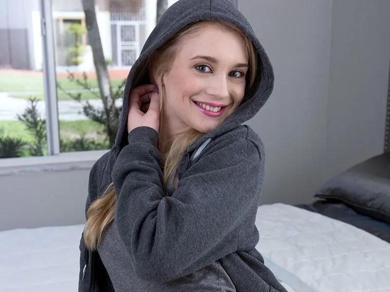 Anastasia Knight, the perfect girl to break into the industry in 2017 ...