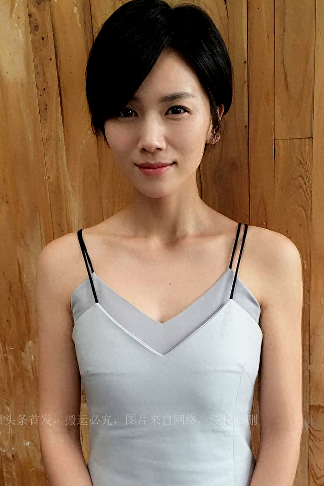 Cao Xiwen: After divorce, she became a single mother and took care of her daughter alone. She ...