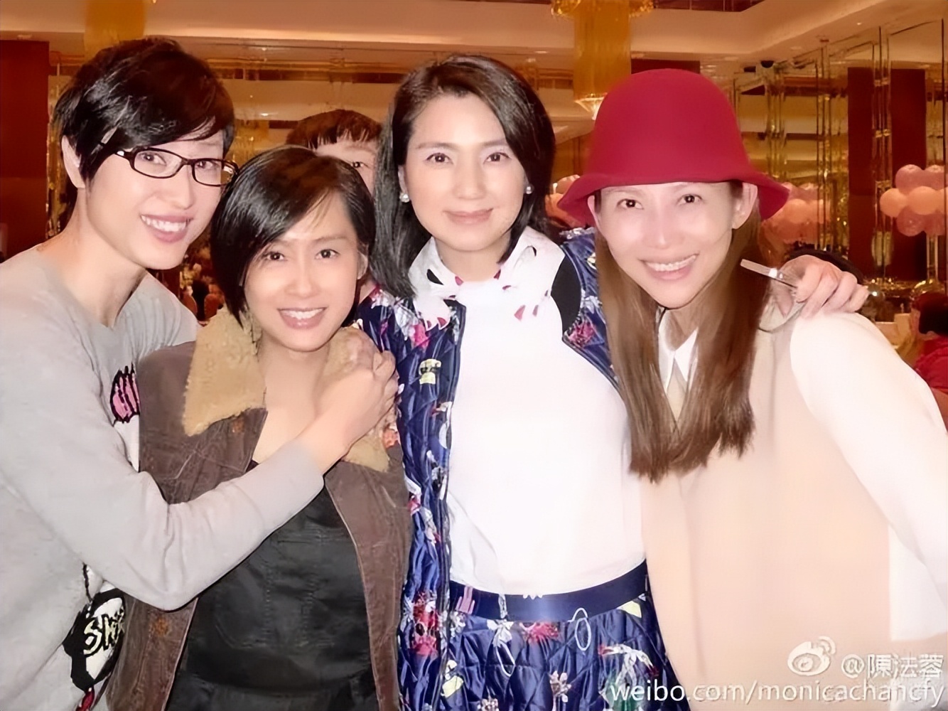 Intimate photo of Hung Xin and Hong Kong friends Liming, Cai Shaofen, Wu Zhenyu and Zhu Yin - iNEWS