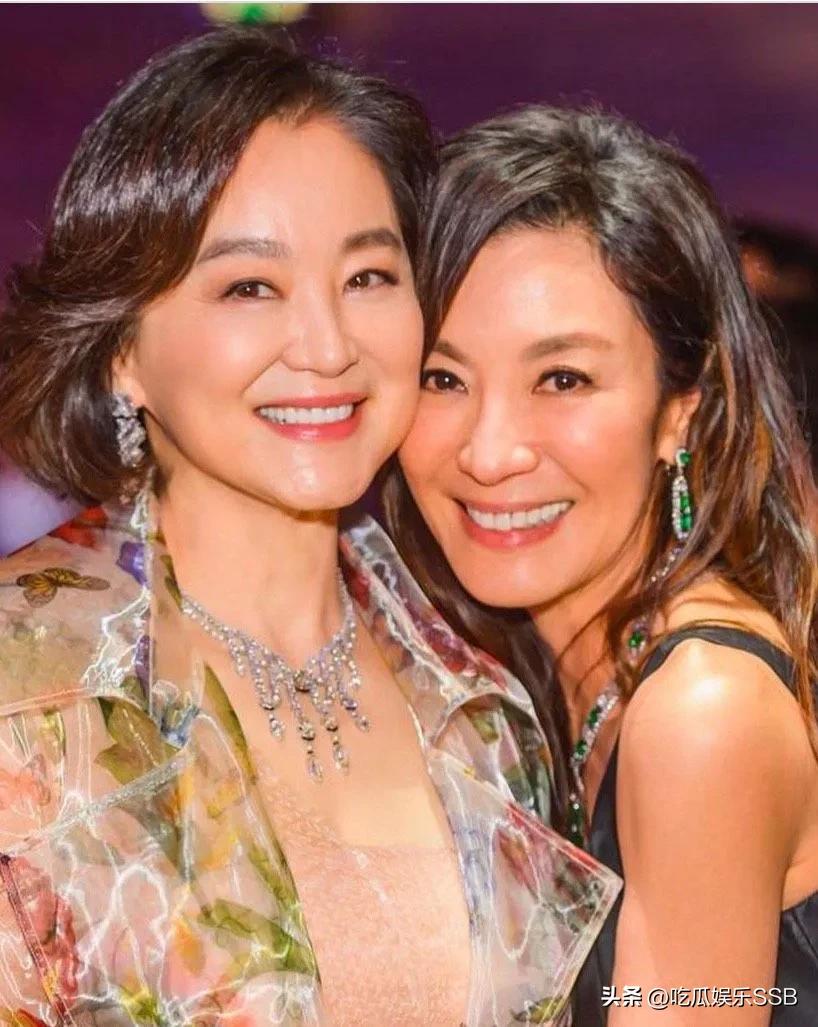 Michelle Yeoh and Brigitte Lin face to face smiling beautifully - iMedia