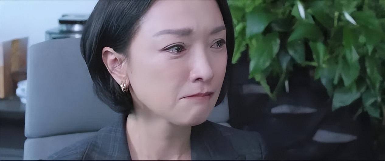How good is Zhou Xun's acting skills? Watching "Imperfect Victim", the light and eye scenes are ...