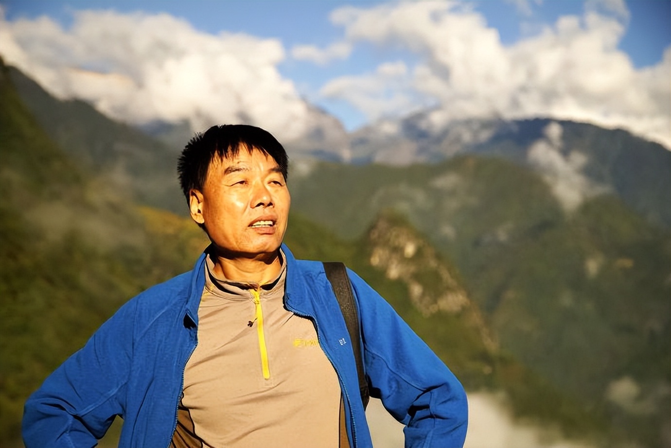 Journey to Pursue Dreams (1) - Qiang Qiang Group of Eight [Tibet] - iMedia