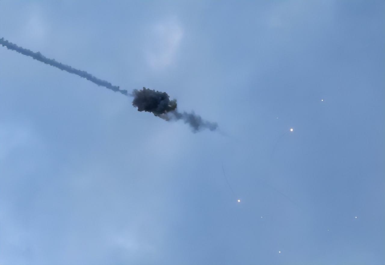 7 hours bombing! Russian strategic bombers opened the way, 17 missiles ...