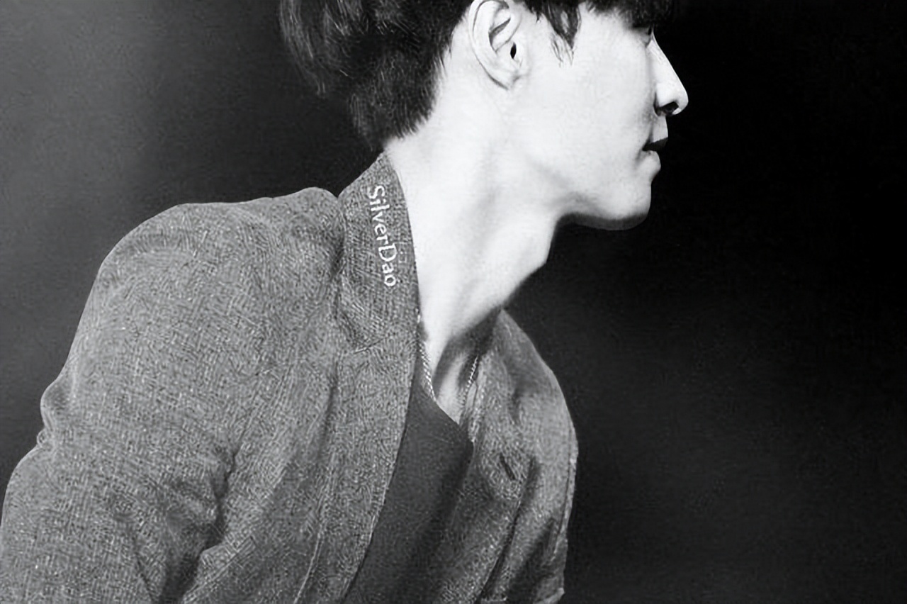 Girls can't touch them casually?What's so special about a boy's Adam's ...