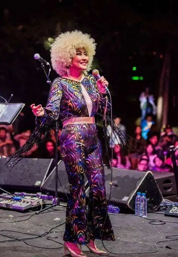 "Disco Queen" Zhang Qiang! Back then, an album was worth a set of ...