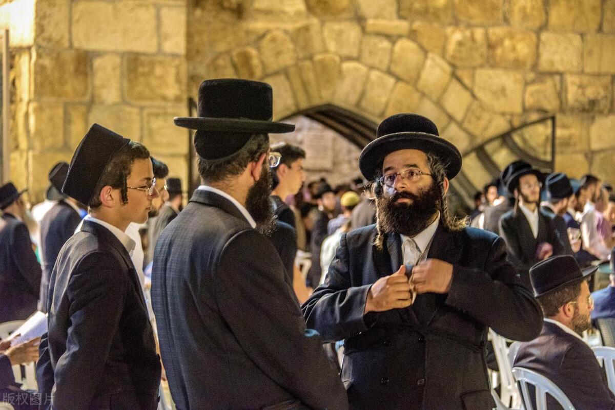 People with this surname may not be descendants of Chinese people, but ...