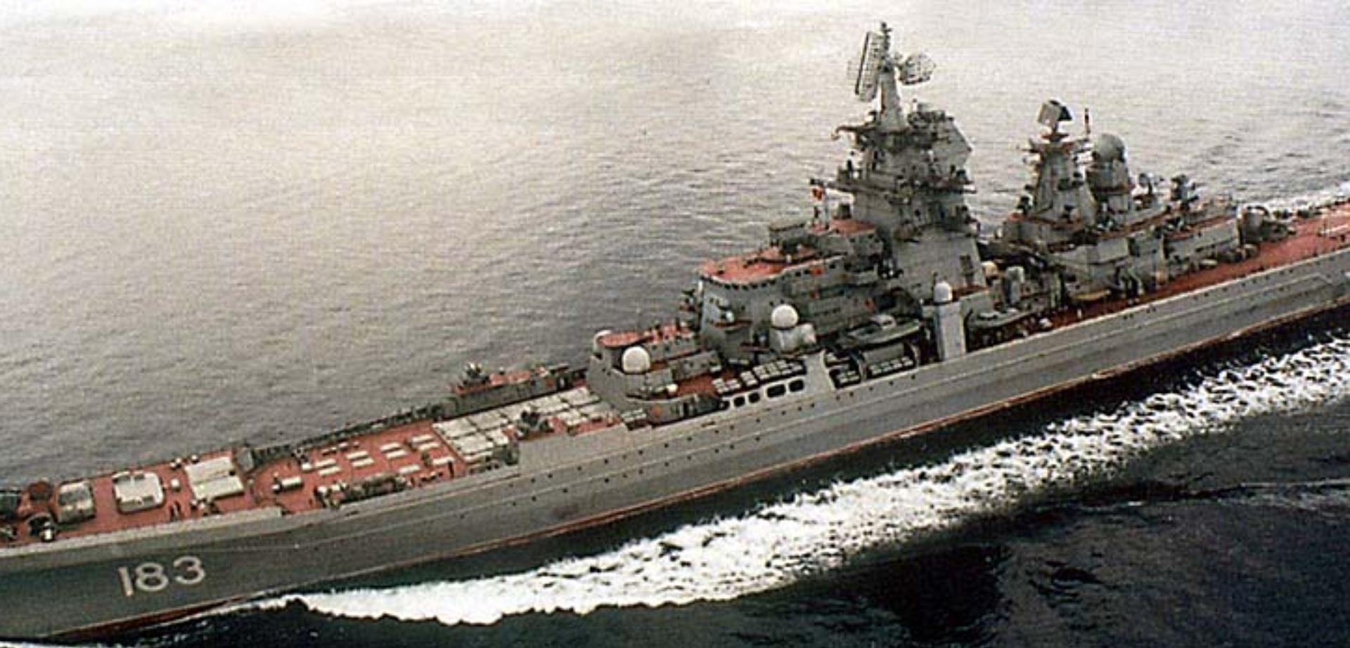 The world's most powerful cruiser, dozens of supersonic missile salvos ...