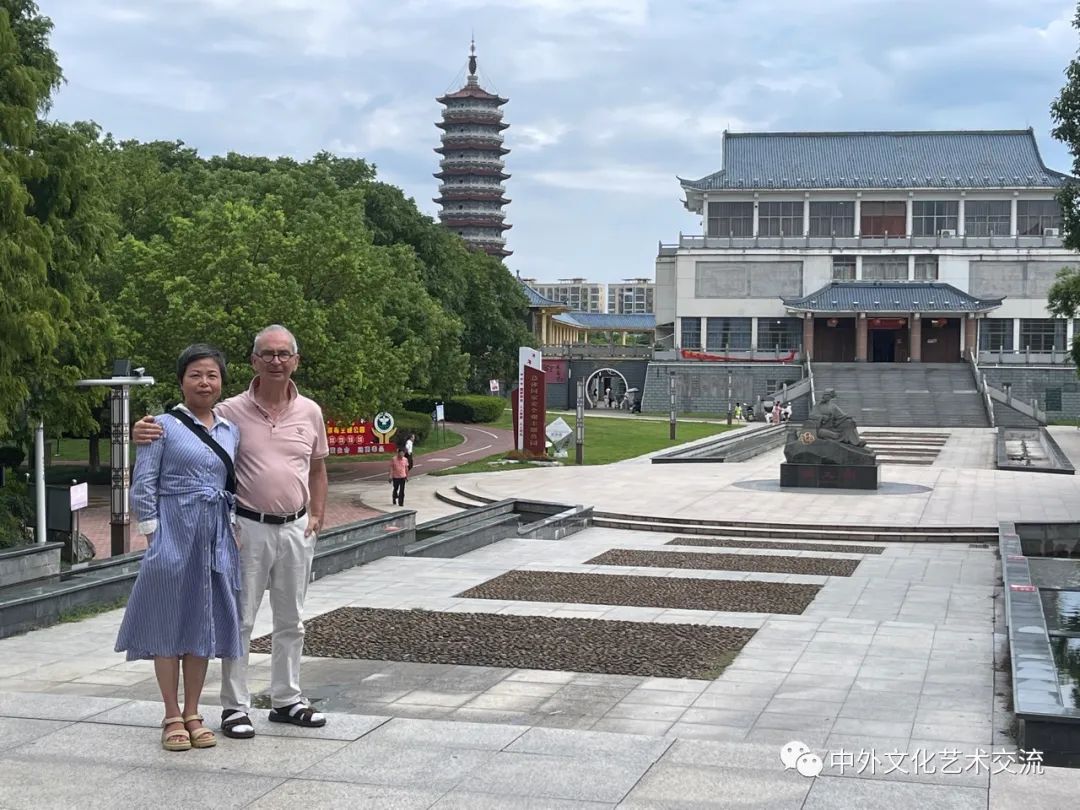 Irish legendary musician Jimmy MacCarthy and his wife Chen Qiumei ...
