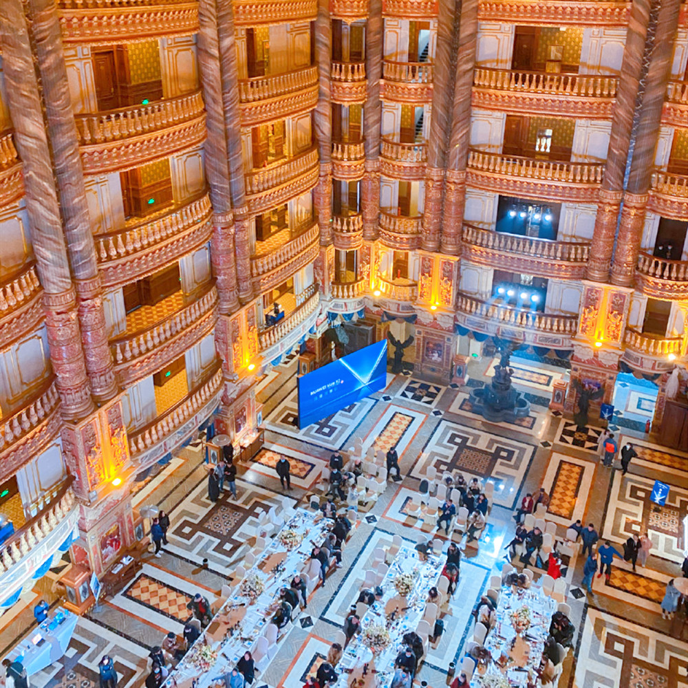 Five years ago, Shen Teng spent 20 million to rent the hotel, how is it ...