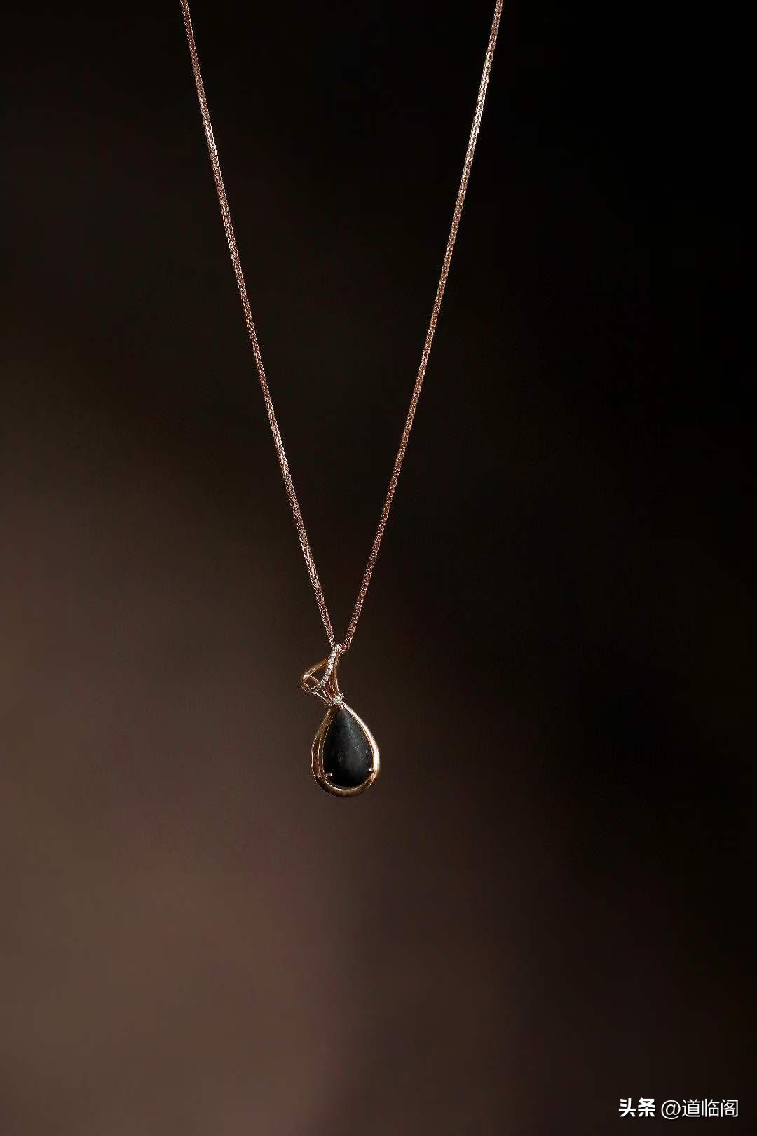 Retro high-end sense - niche agarwood pendant - iMedia