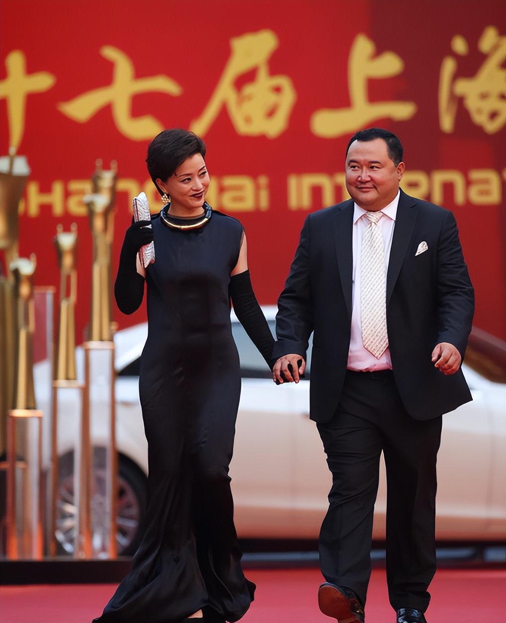 Former "CCTV No. 1 Sister" Yang Lan married a 200-pound rich man and ...