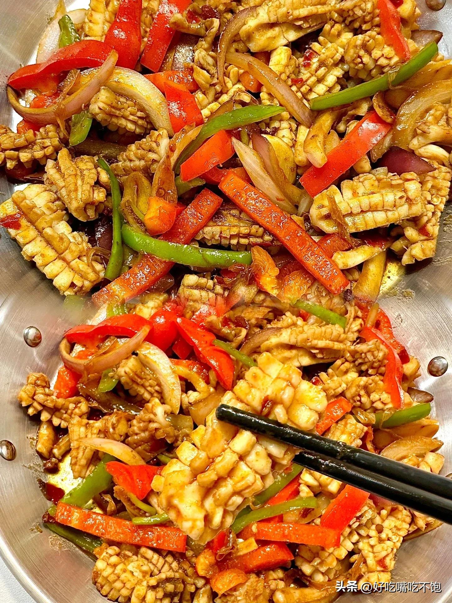 Spicy cumin squid + yuba fungus mixed with cucumber, it is simply not ...