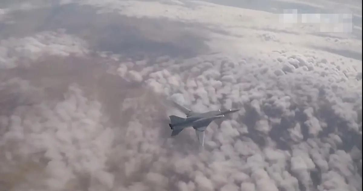 The Russian backfire bomber finally acted and dropped 3 tons of aerial ...