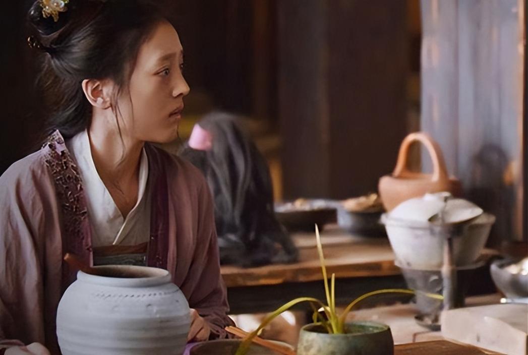 In traditional funerals, why is there a "basin throwing" before raising ...