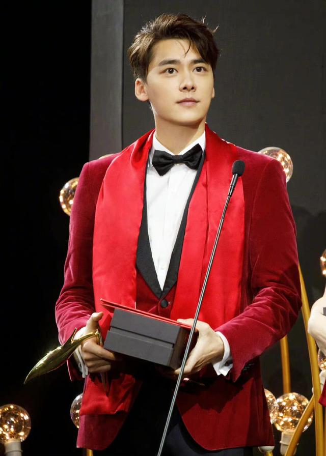 Li Yifeng's career is cool!Yu Zheng felt it, and the insider revealed ...