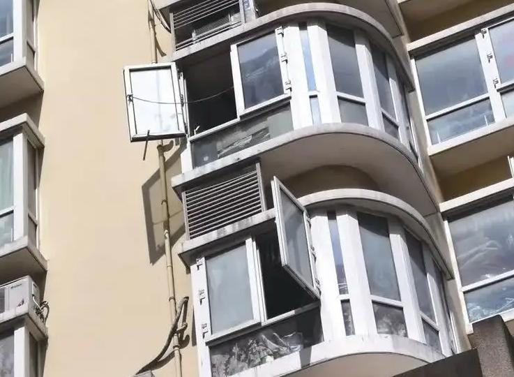 These door and window safety hazards, you should pay attention - iNEWS