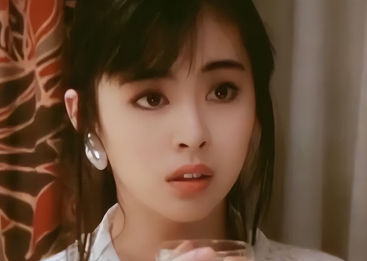 Qu Ying: Many years ago, it was just a group performer next to Wang ...