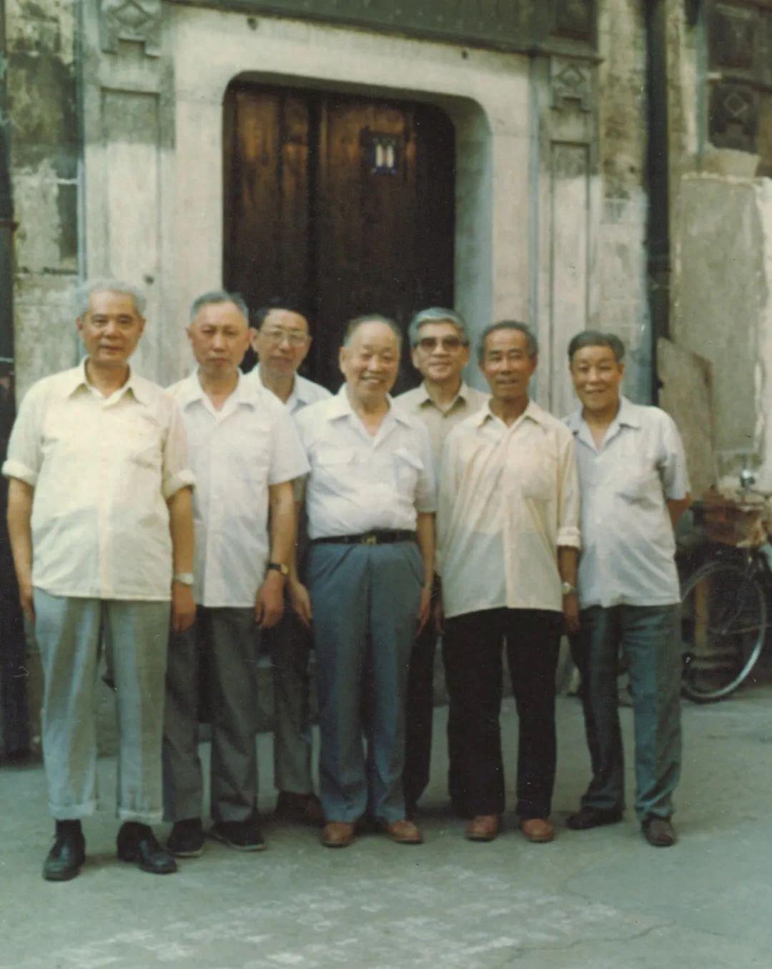 In 1957, Zhou En came to see a play and after meeting an actress: Your ...