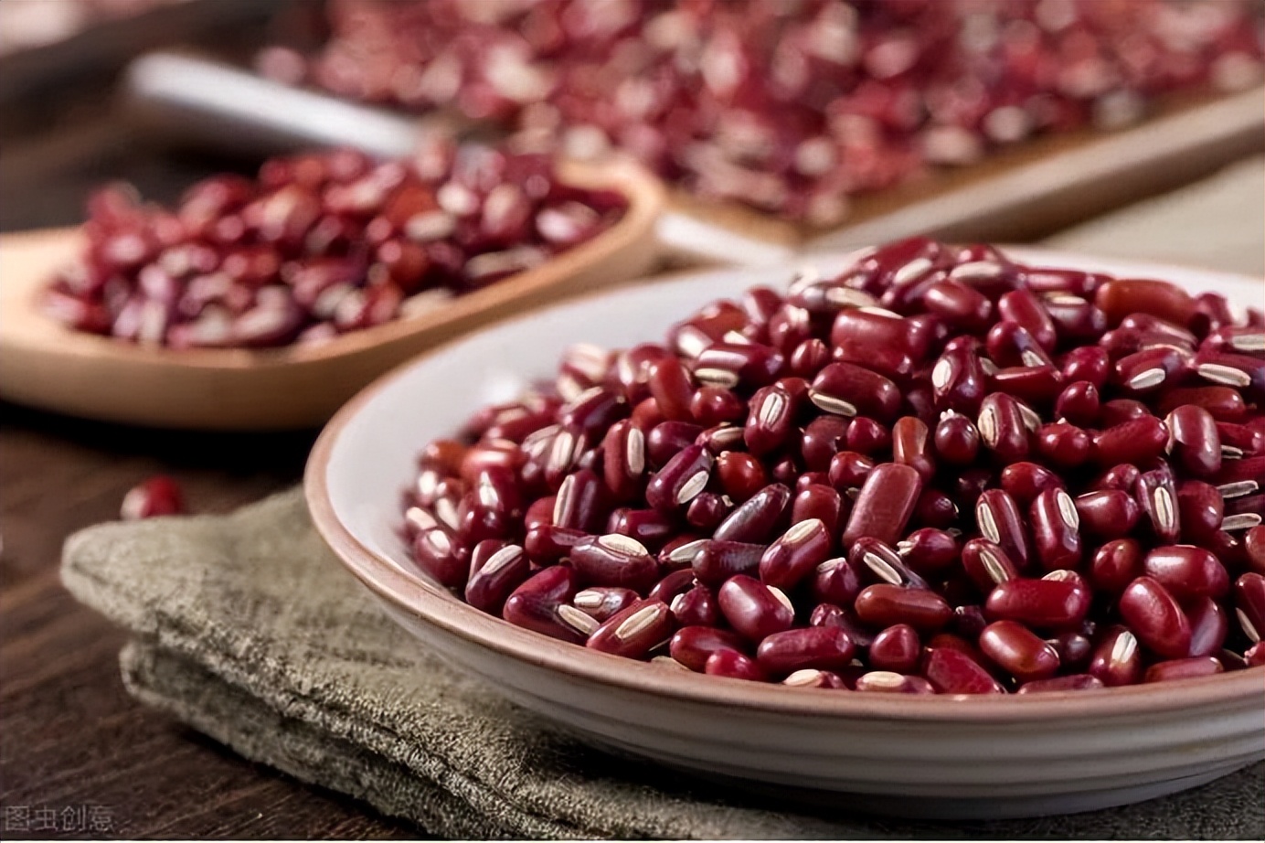 In late autumn, it is recommended for middle-aged and elderly people to ...