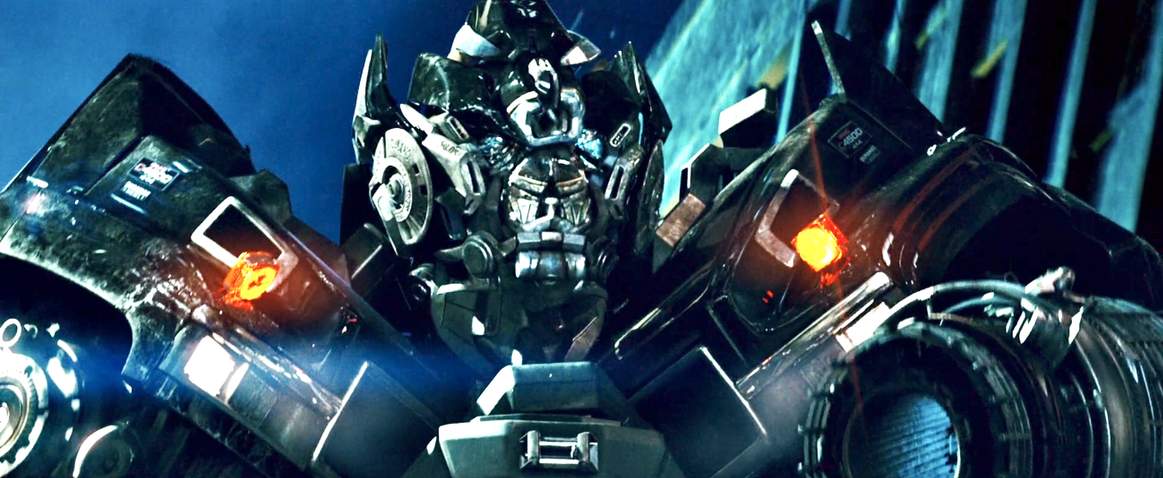 How many secrets are the Transformers' eyeballs hiding? - iNEWS
