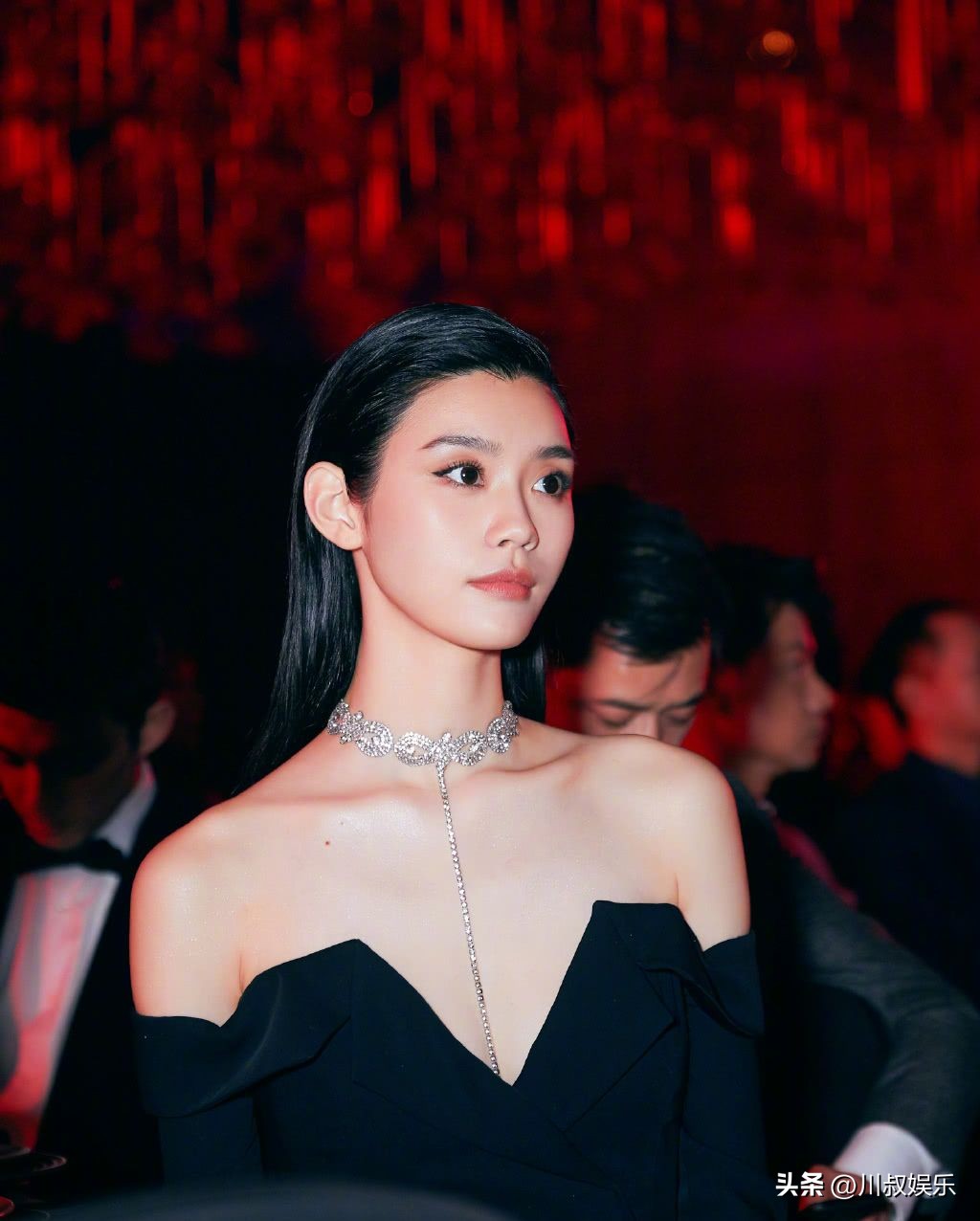 Netizens ran into the gambling king Sifang's family, He Youjun watched ...