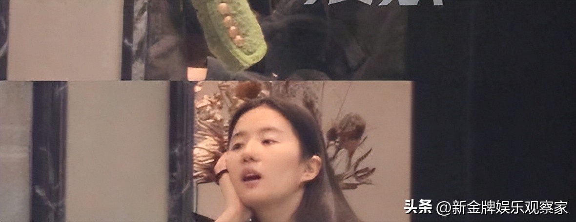 The media photographed Liu Yifei shopping without makeup, holding her ...