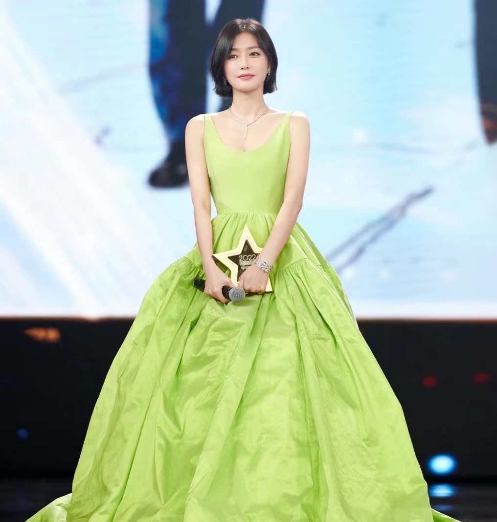 Qin Lan and Wei Daxun were met by chance in Hainan, the man's love history was complicated, and ...