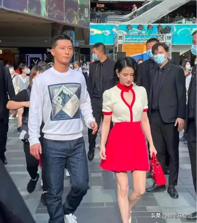 Dou Xiao is not the only male star who is lucky enough to "marry" into ...