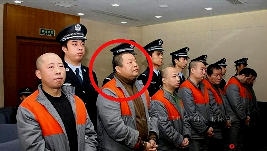 The four gangsters who bullied women were all extremely vicious. Zang Tianshuo beat Anita Mui to ...