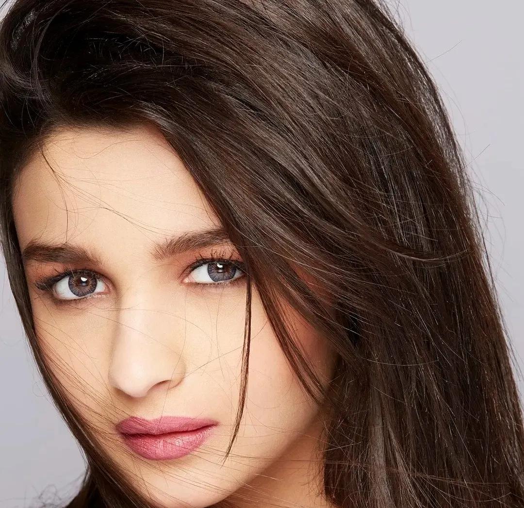 Indian beauty actress Aaliyah Bhatt - iNEWS