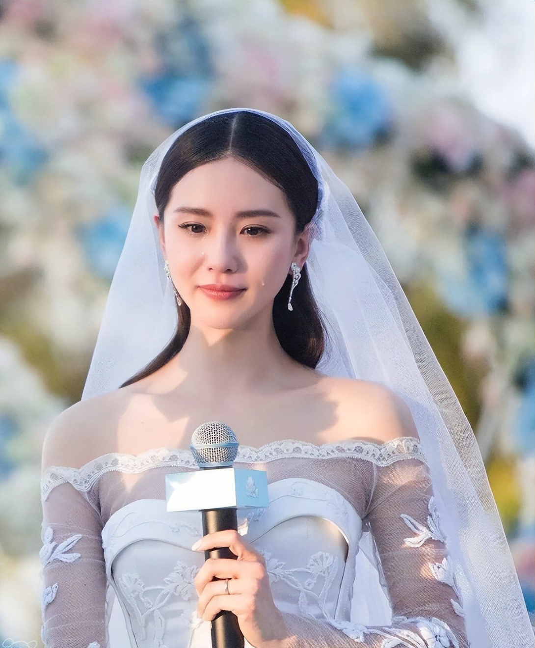 Actress Wedding Photo Awards: Show shoulders, show waist, show back are ...